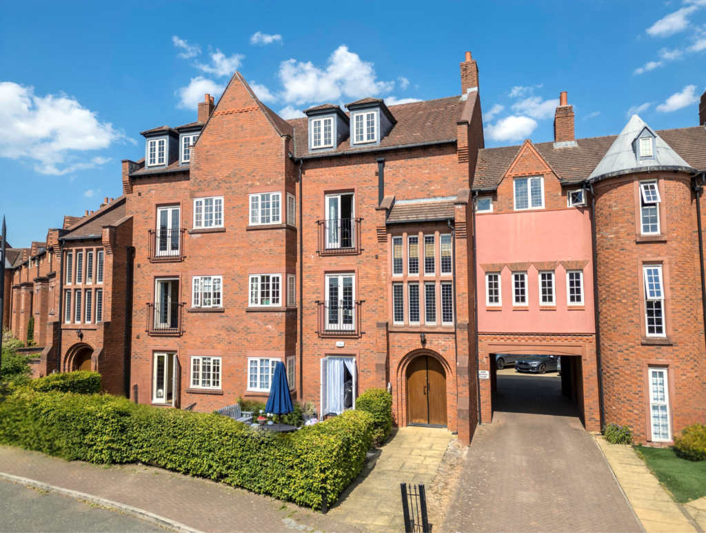 Well-Presented 2 Bedroom Apartment For Sale in Westbrook, Warrington ...